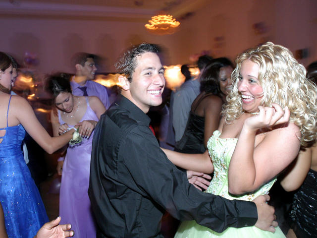 Prom costs expected to skyrocket to $1,900 in 2014 | 11alive.com