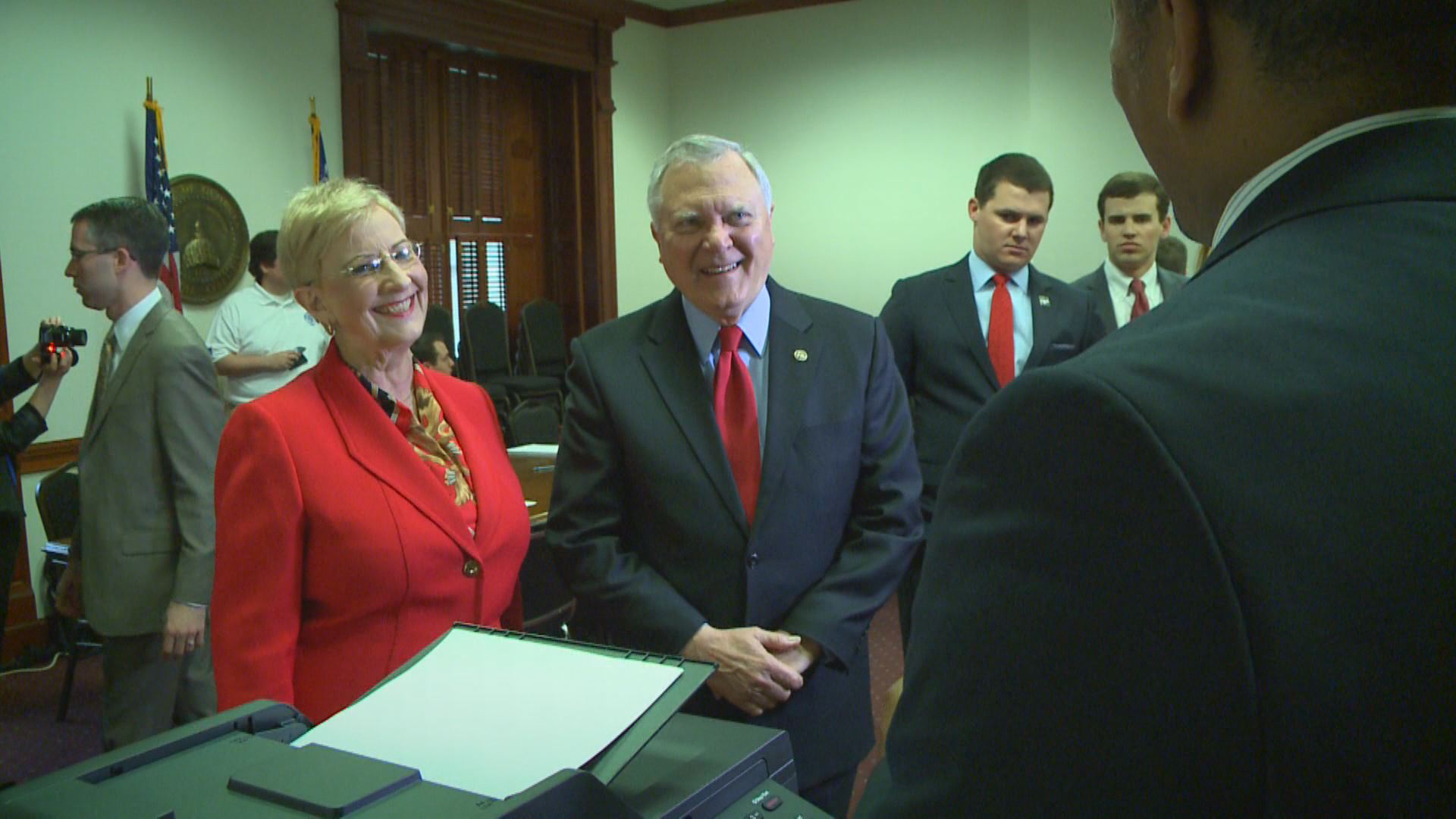 11Alive poll: Deal holds slim lead over Carter | 11alive.com