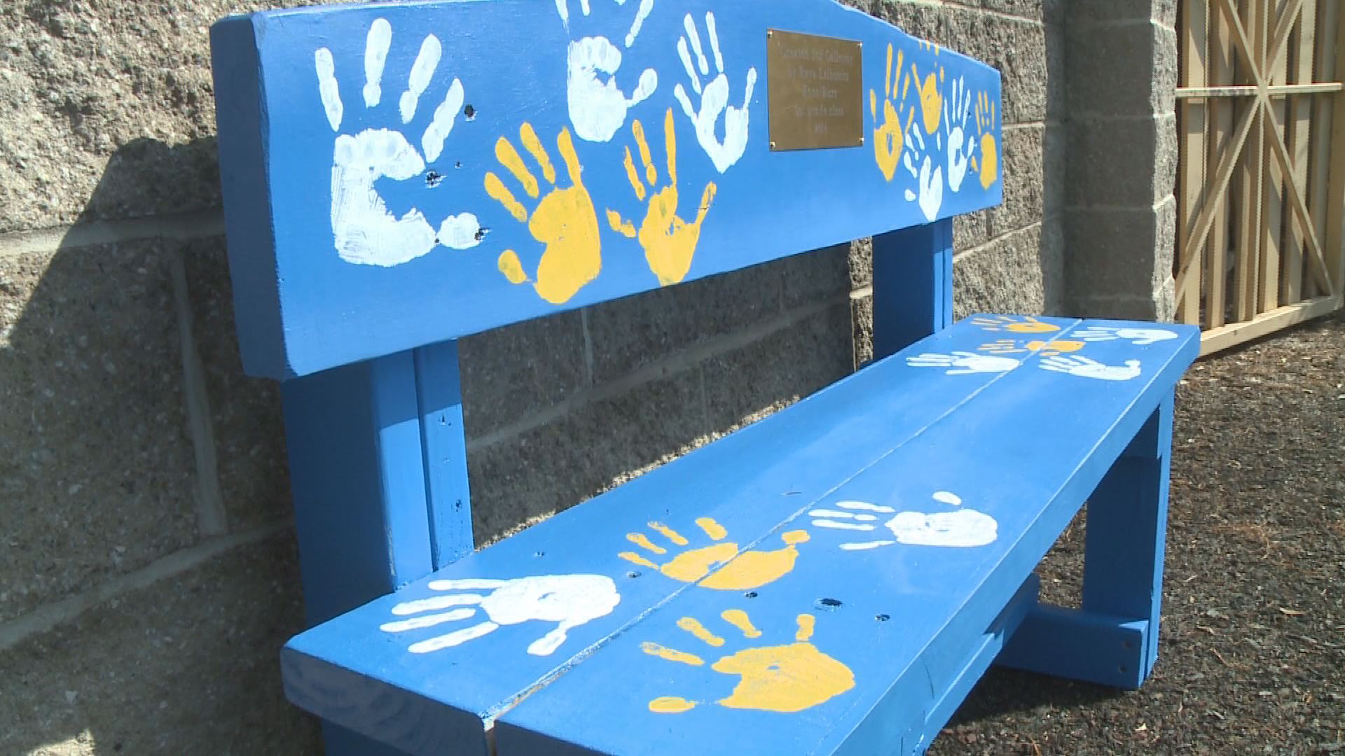 Buddy Bench helps students make friends | 11alive.com