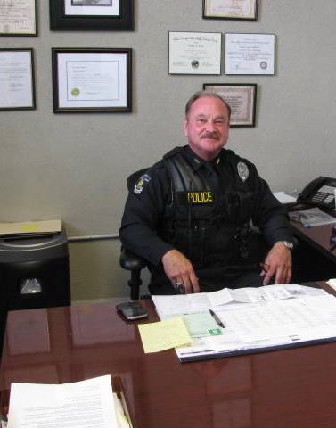 Police chief resigns over alleged profane, racially-charged texts ...