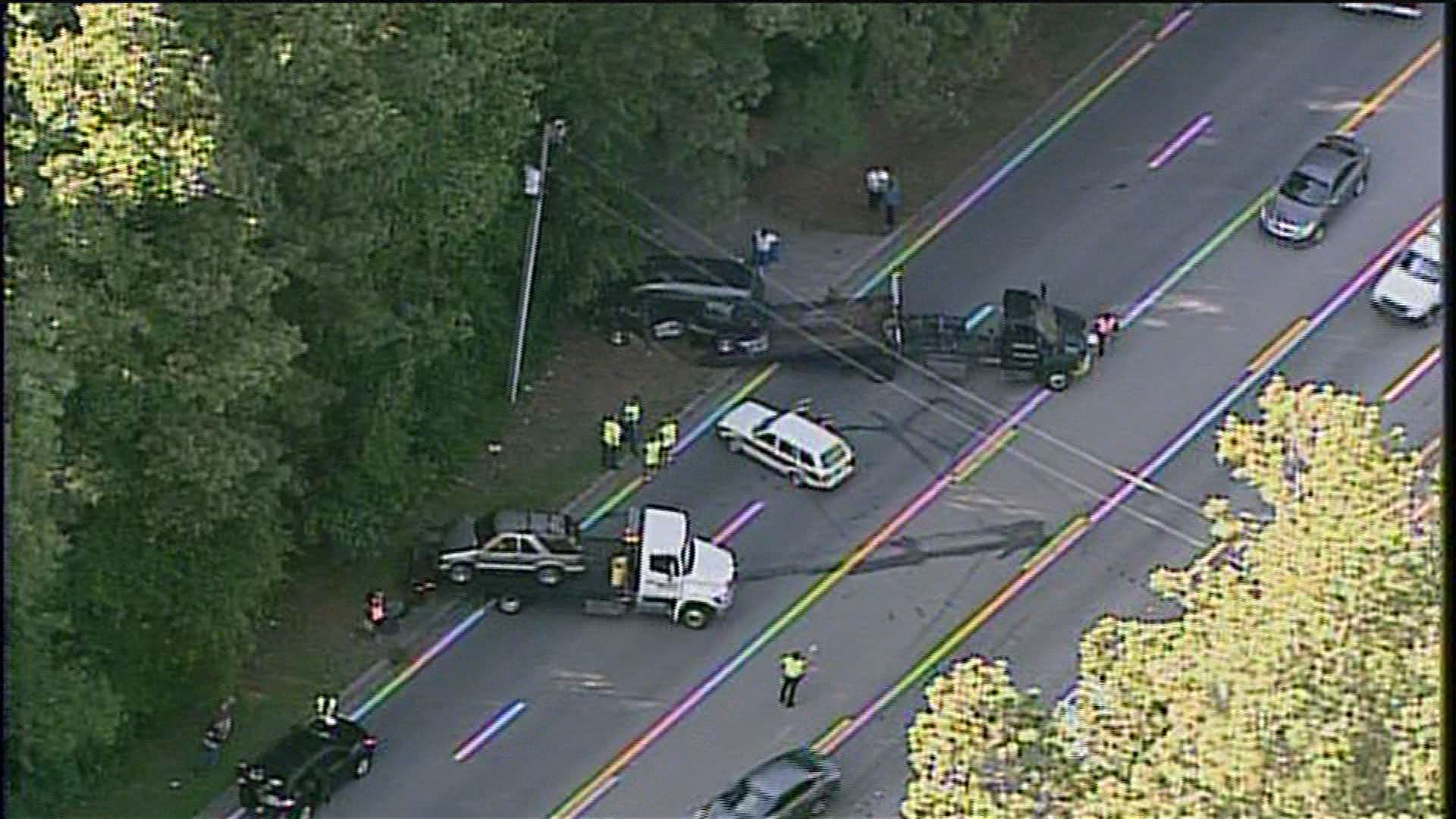 13 kids hurt in 2-vehicle wreck in Cobb County | 11alive.com