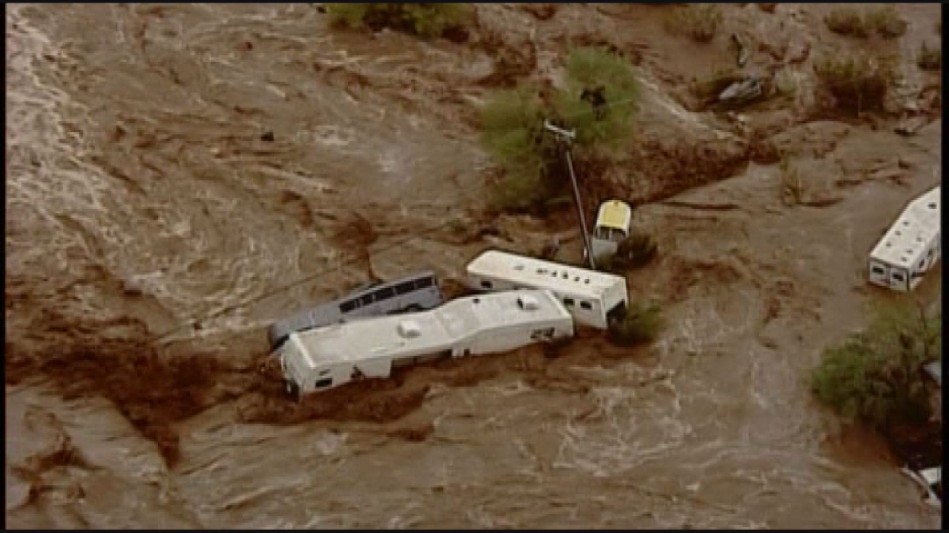 Phoenix-area roadways deluged by flash floods | 11alive.com