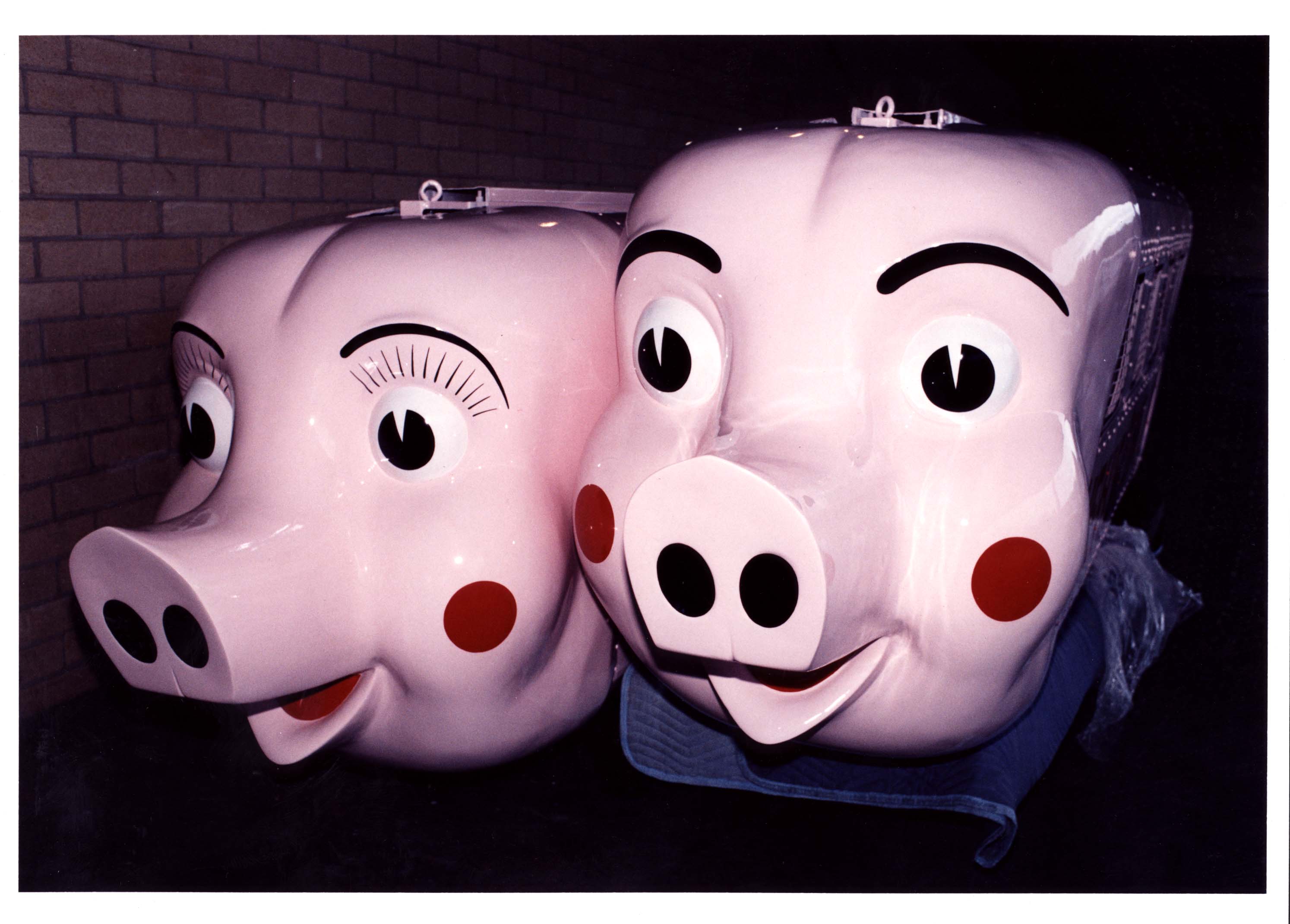 Macy's welcomes back Pink Pig ride | 11alive.com