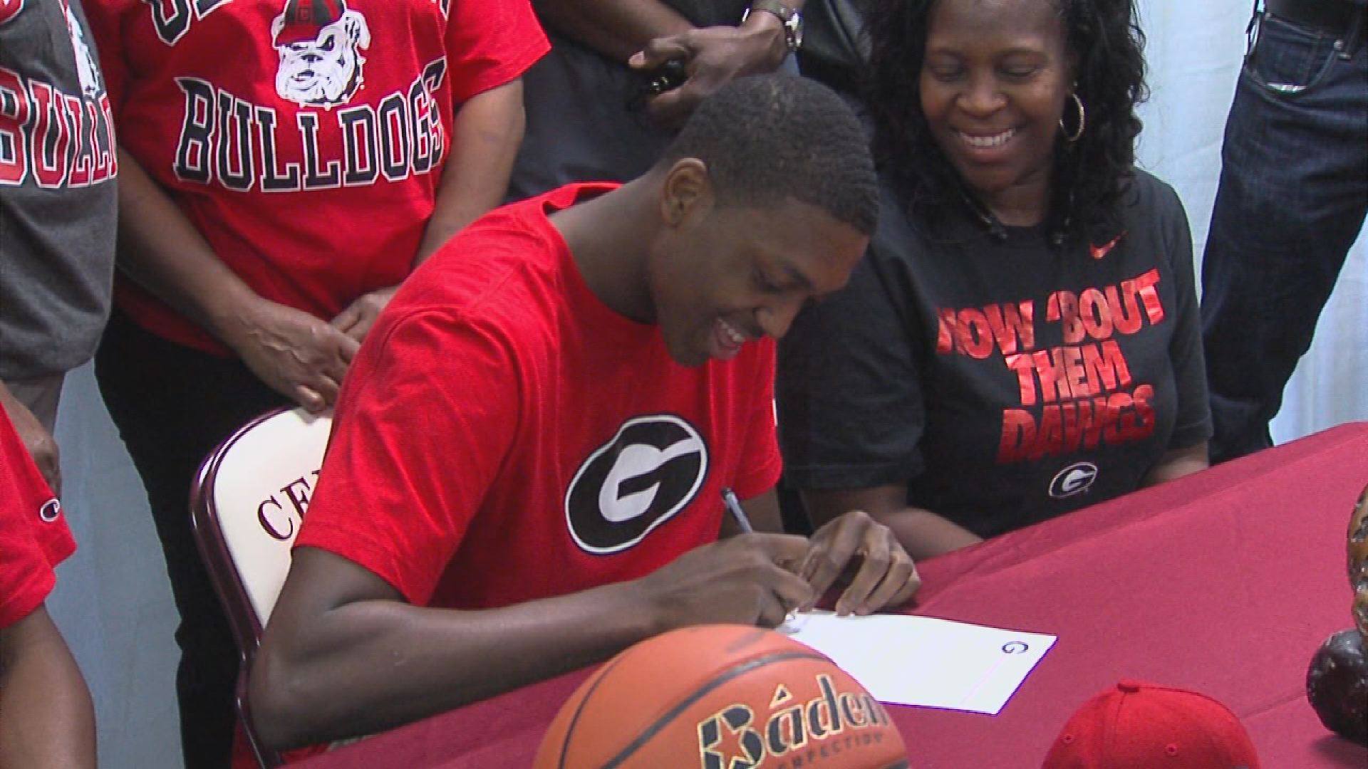 Prized recruit from Texas commits to UGA | 11alive.com