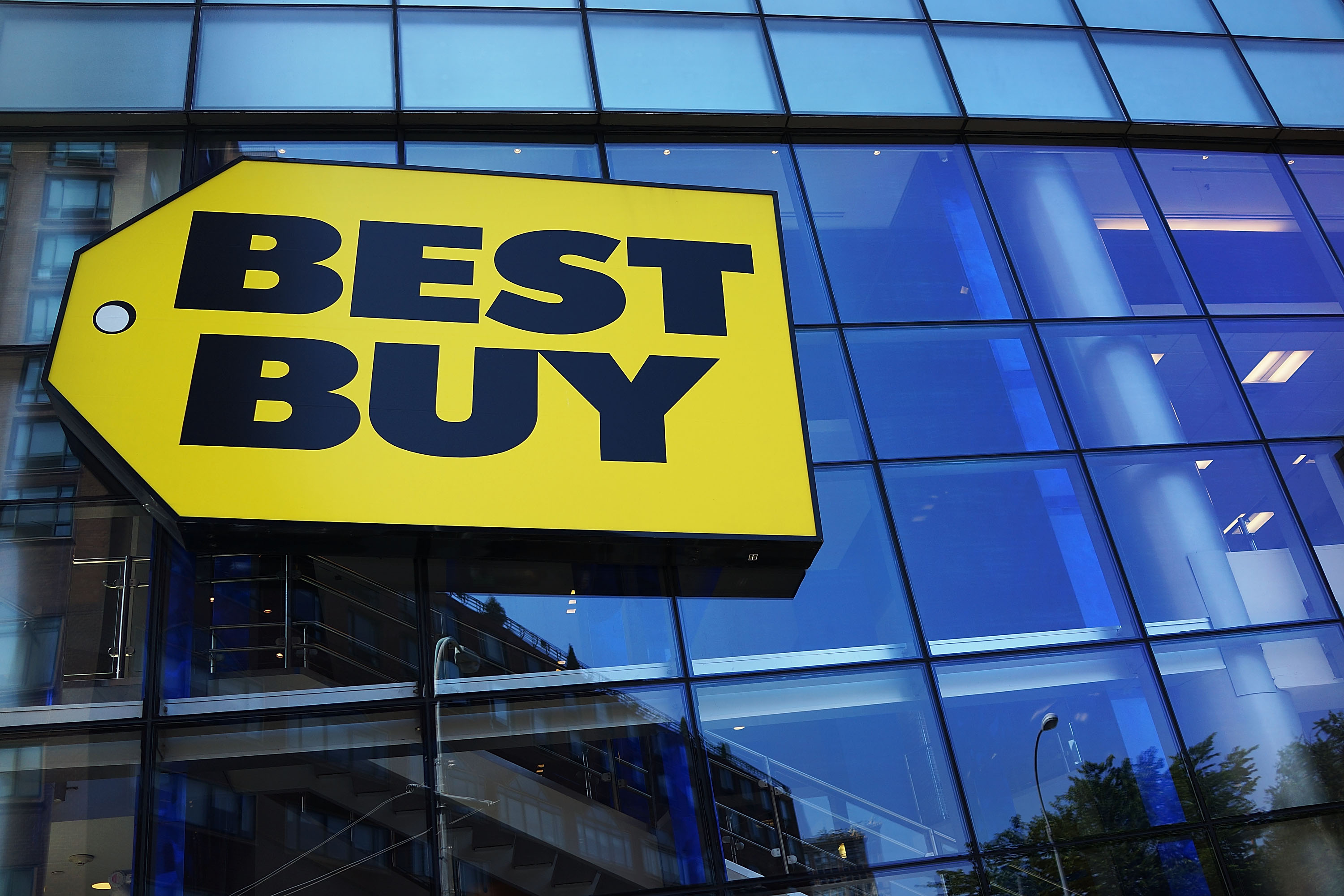Fake Best Buy employees charged with scamming victims | 11alive.com
