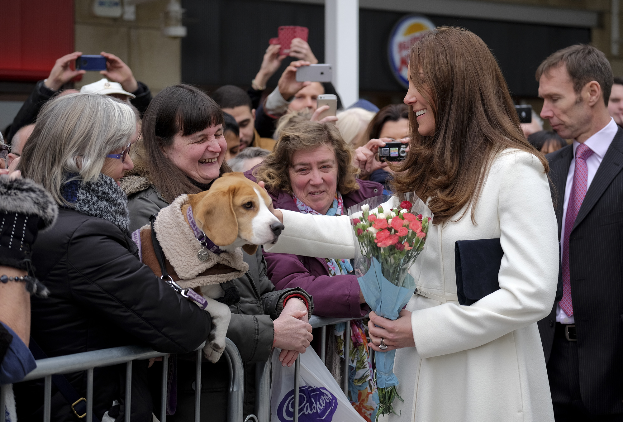 Duchess Kate looks great in a vacation tan | 11alive.com