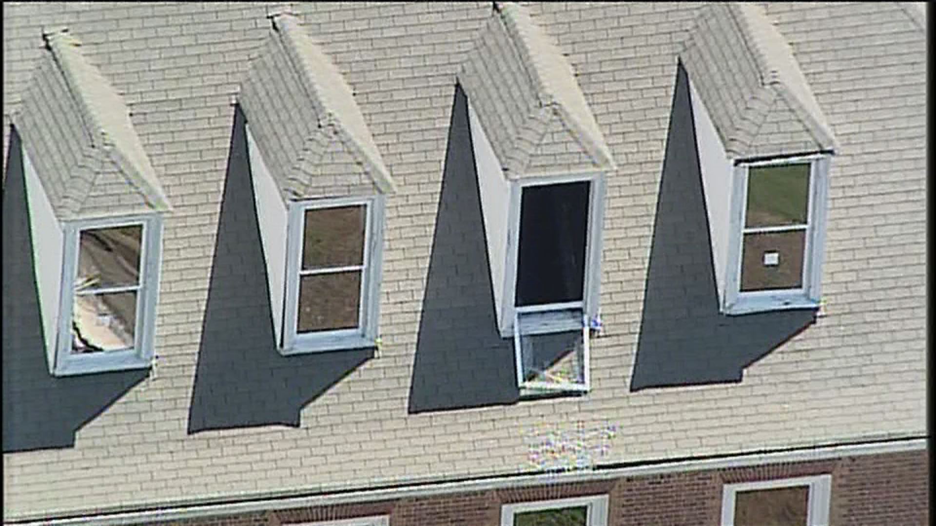Man dies after falling from 3rd story window | 11alive.com