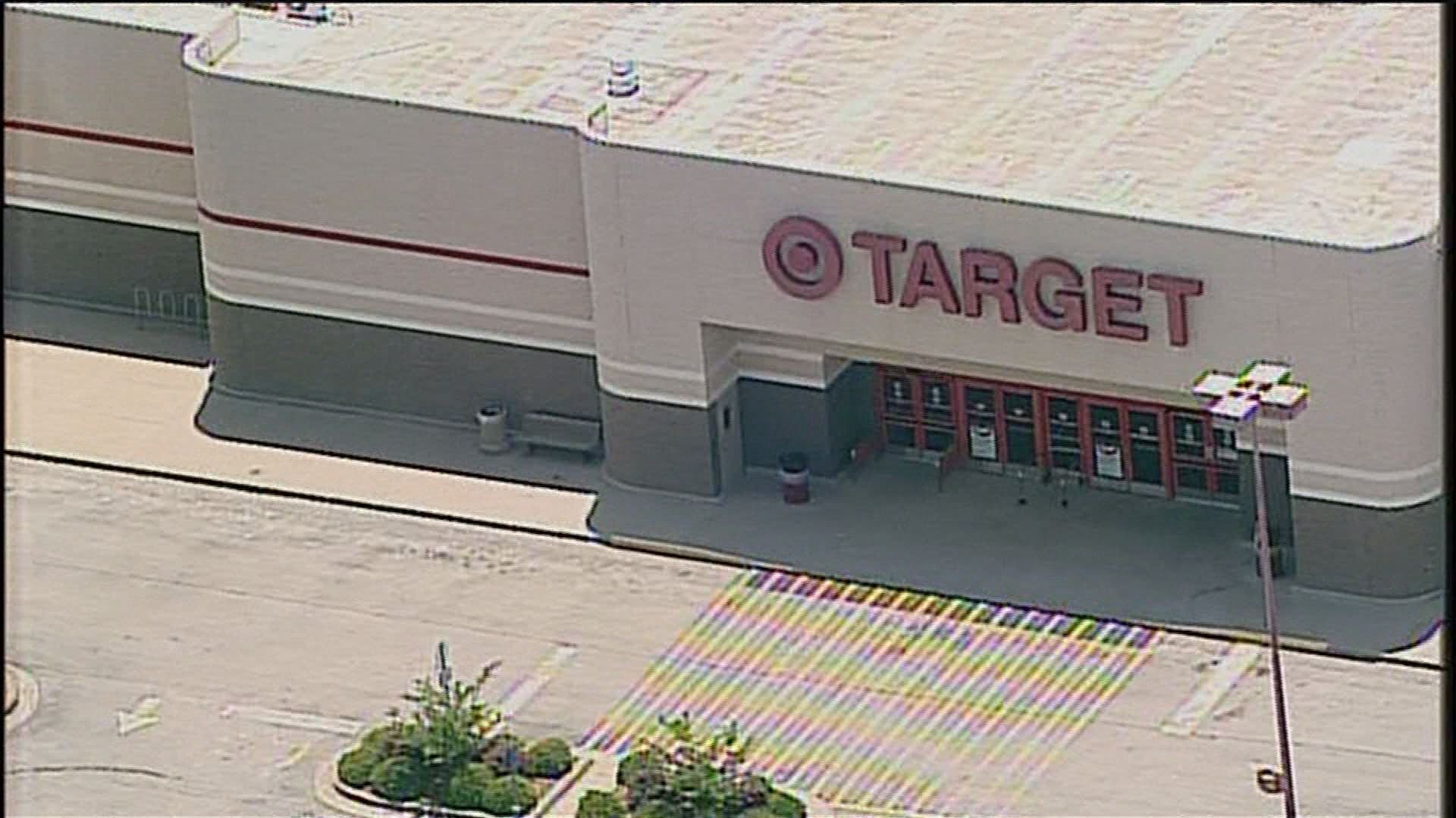 Police investigate bomb threat at Gainesville Target | 11alive.com