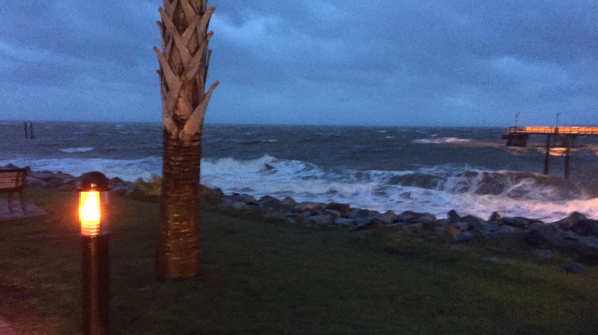 Whitecaps, wind, rain hit St. Simons | firstcoastnews.com