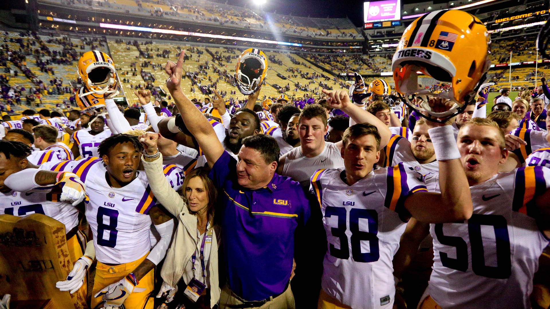 LSU players chant 'Keep Coach O!' amid rumbling rumors | 11alive.com