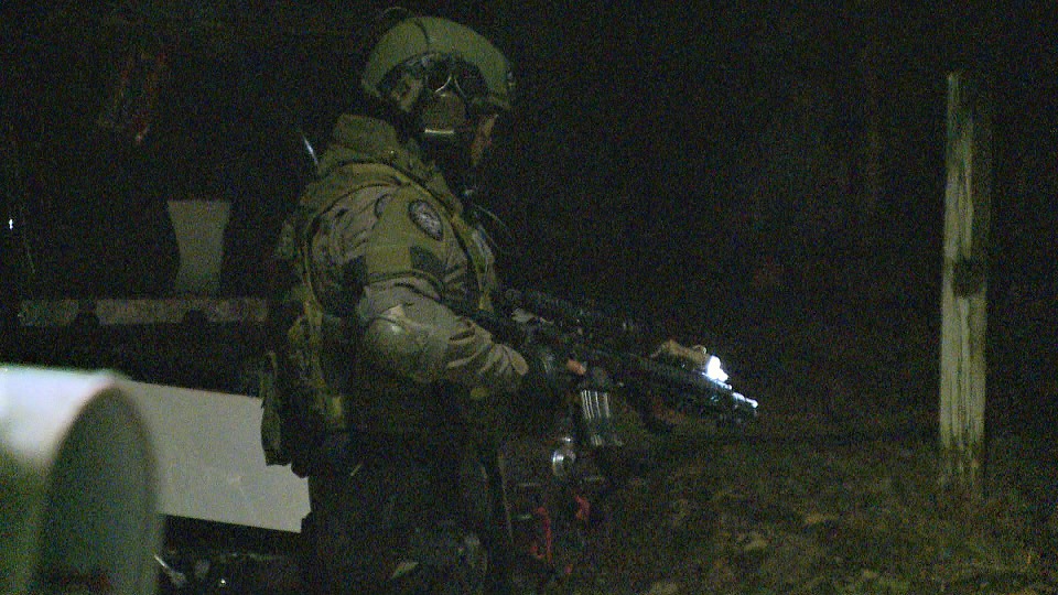 After several hours, SWAT situation ends peacefully in NW Atlanta ...