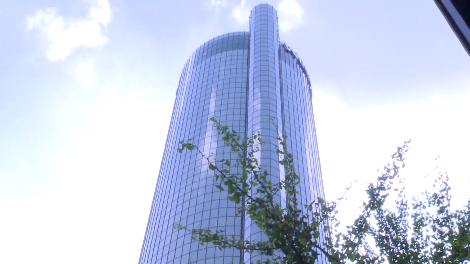 5-year-old dies after injury at an Atlanta's rotating restaurant ...